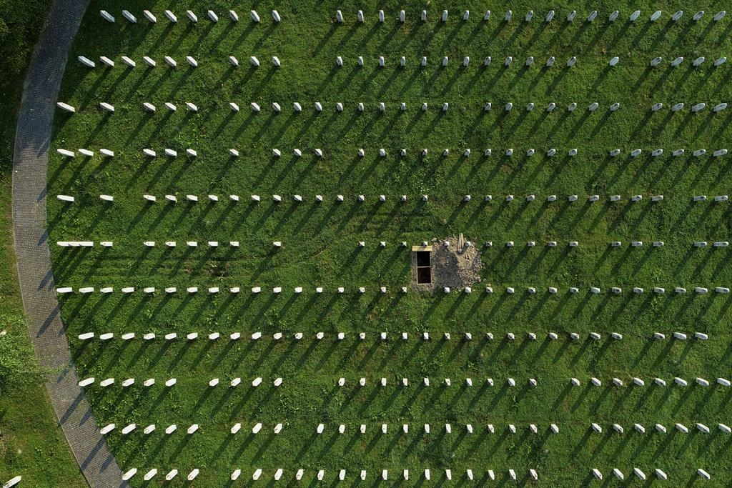 In Srebrenica, thousands gather to remember the 1995 massacre and bury ...