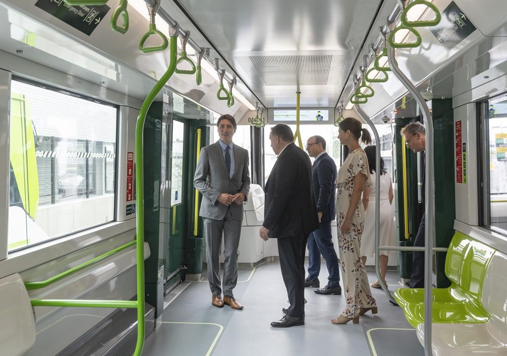 Montreal's new light-rail train network inaugurated, will open for free ...