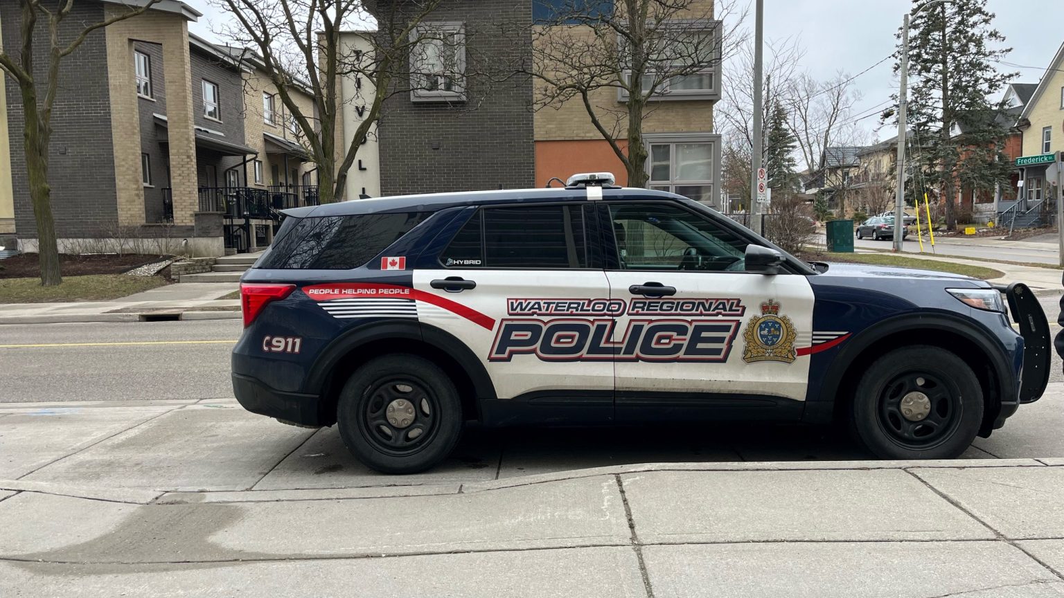 6 suspects on the run after a robbery at knifepoint in Waterloo