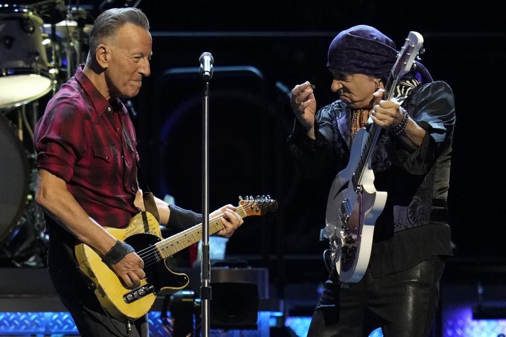 Bruce Springsteen returns to the stage in Phoenix after health issues ...