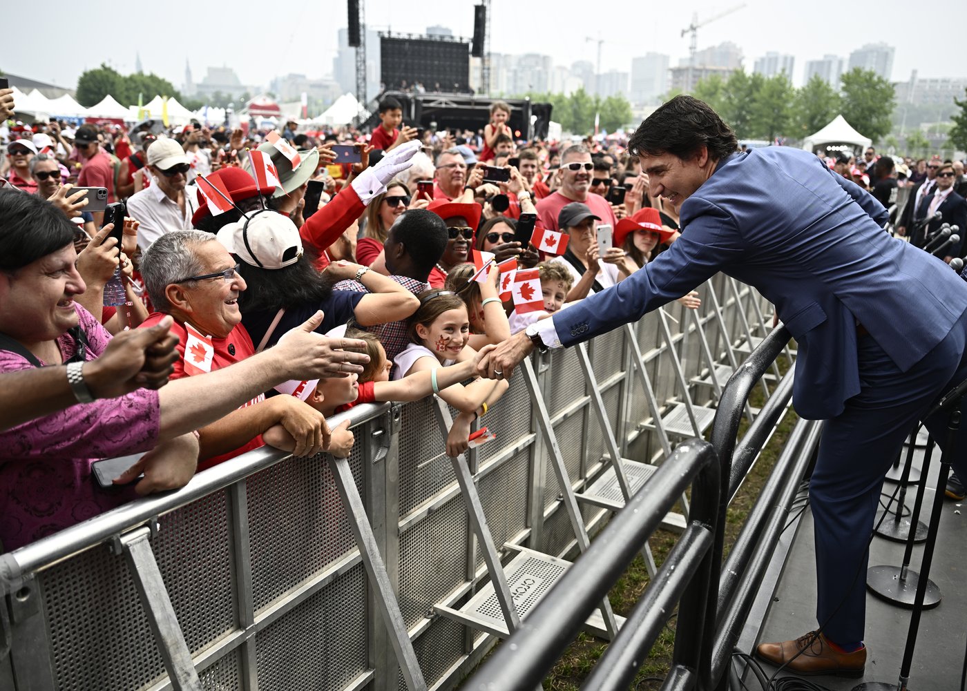 Hate the long walk on Canada Day? Ottawa mayor, feds point fingers over ...