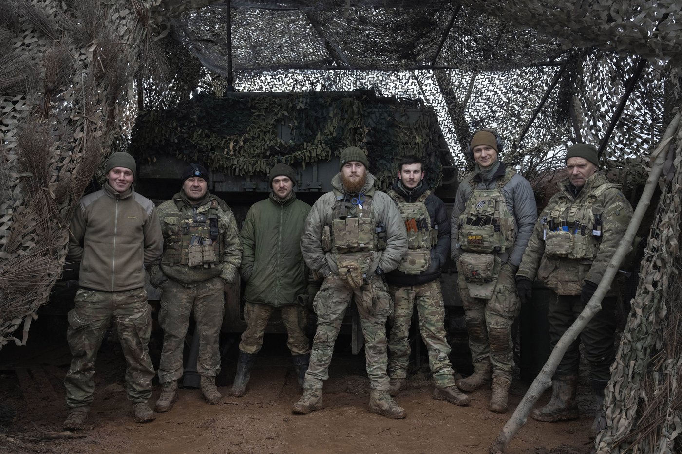 The US lifts a ban on sending weapons to a controversial Ukrainian ...