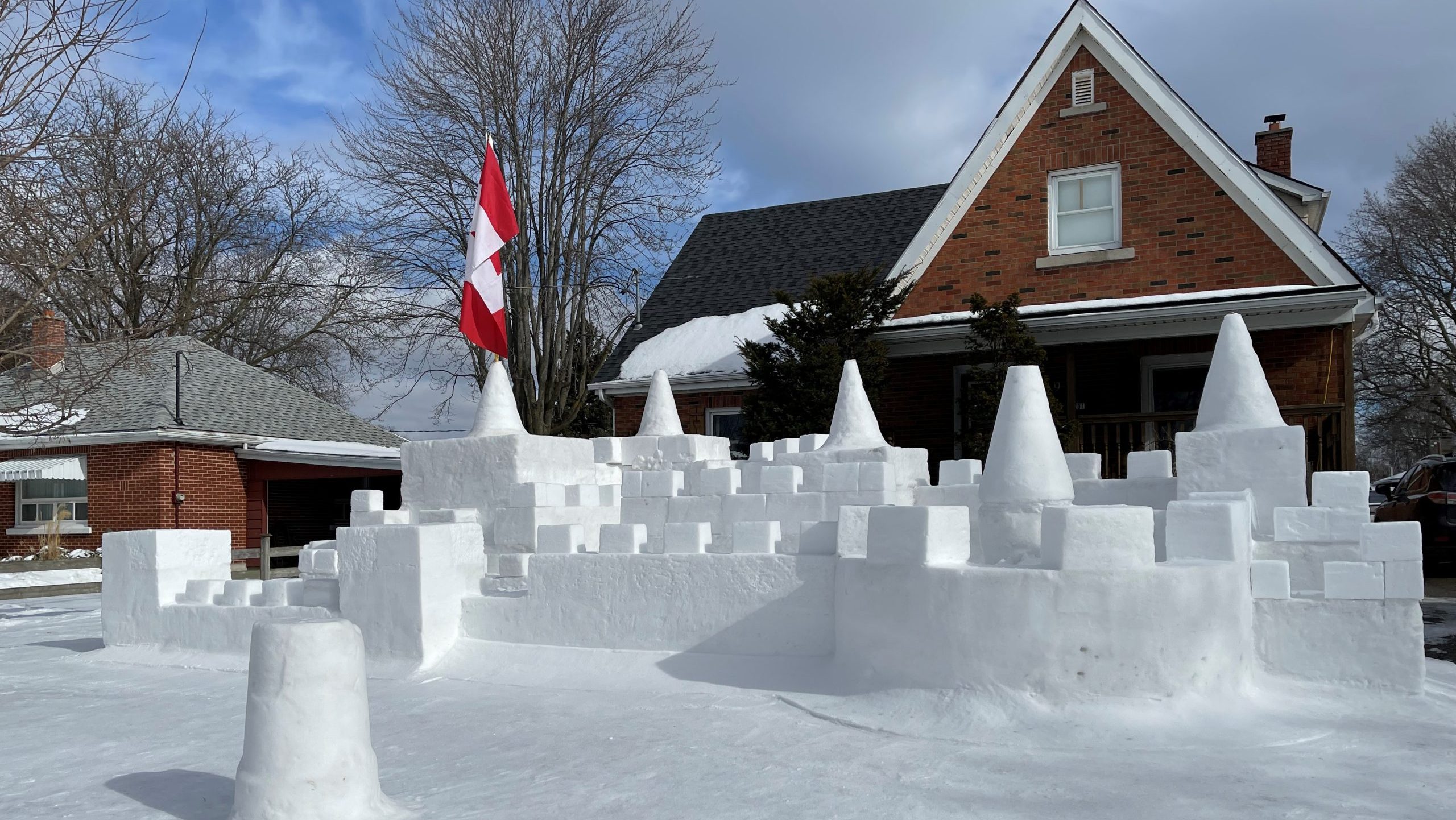 Snow castle in Cambridge built for community kids