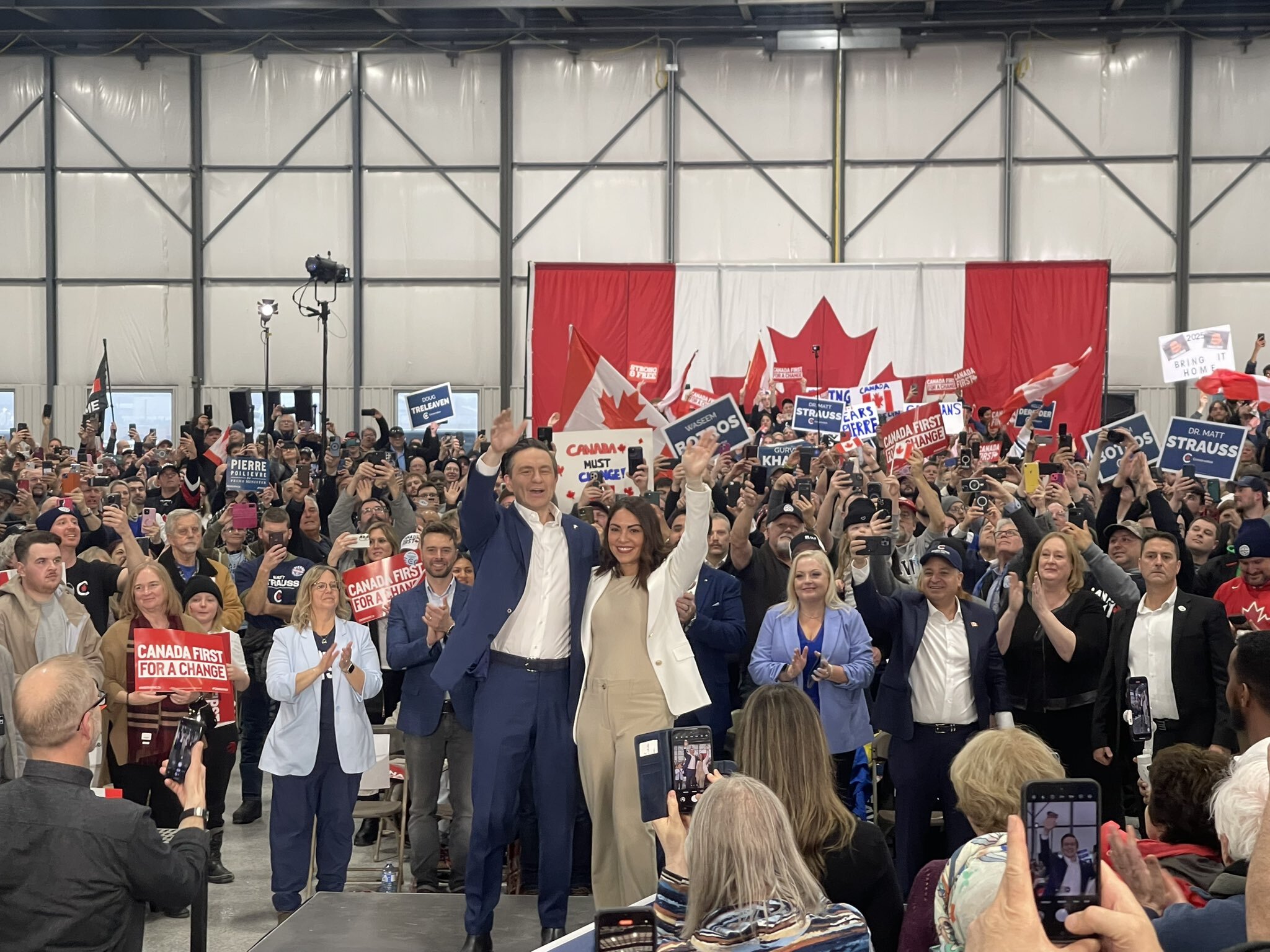 Poilievre holds rally in Breslau with large crowd