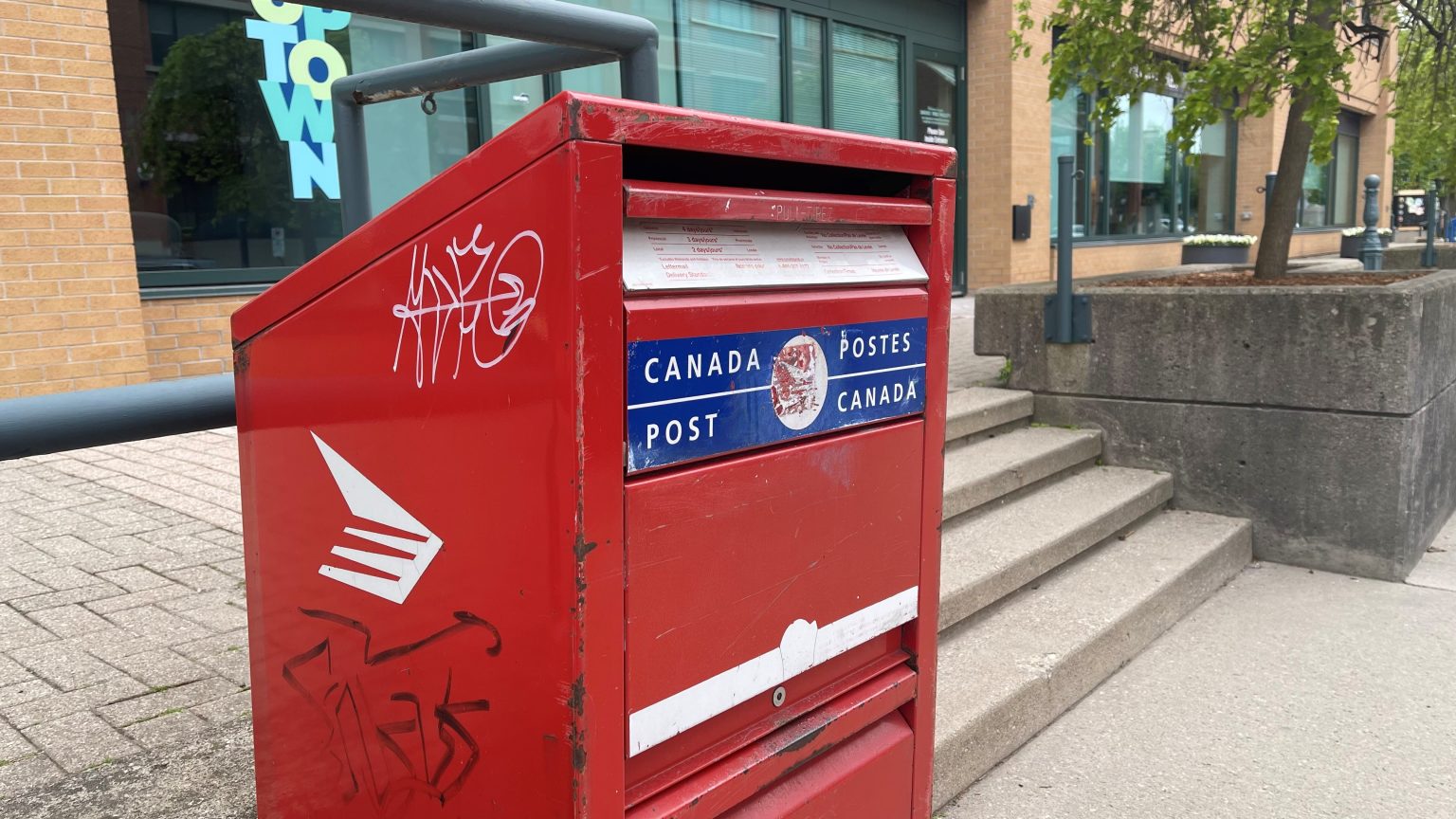Smash-and-grab jewellery store robbery in Guelph under investigation