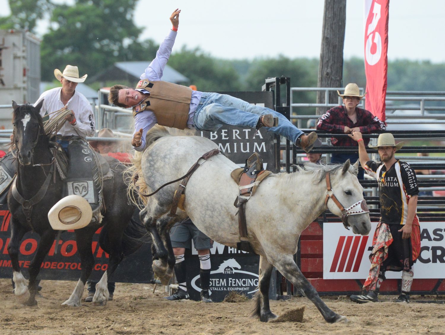 Hard falls and great rides at Friday's Ultimate Rodeo Tour stop (19 photos)