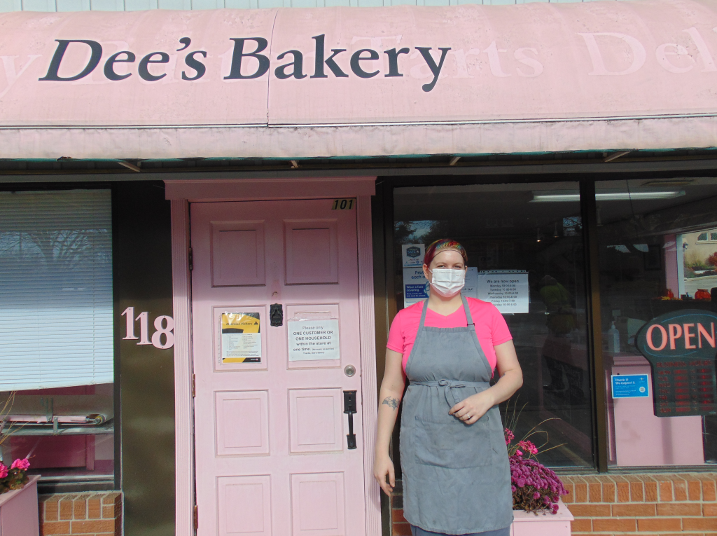 Dee's Bakery in Cambridge closing