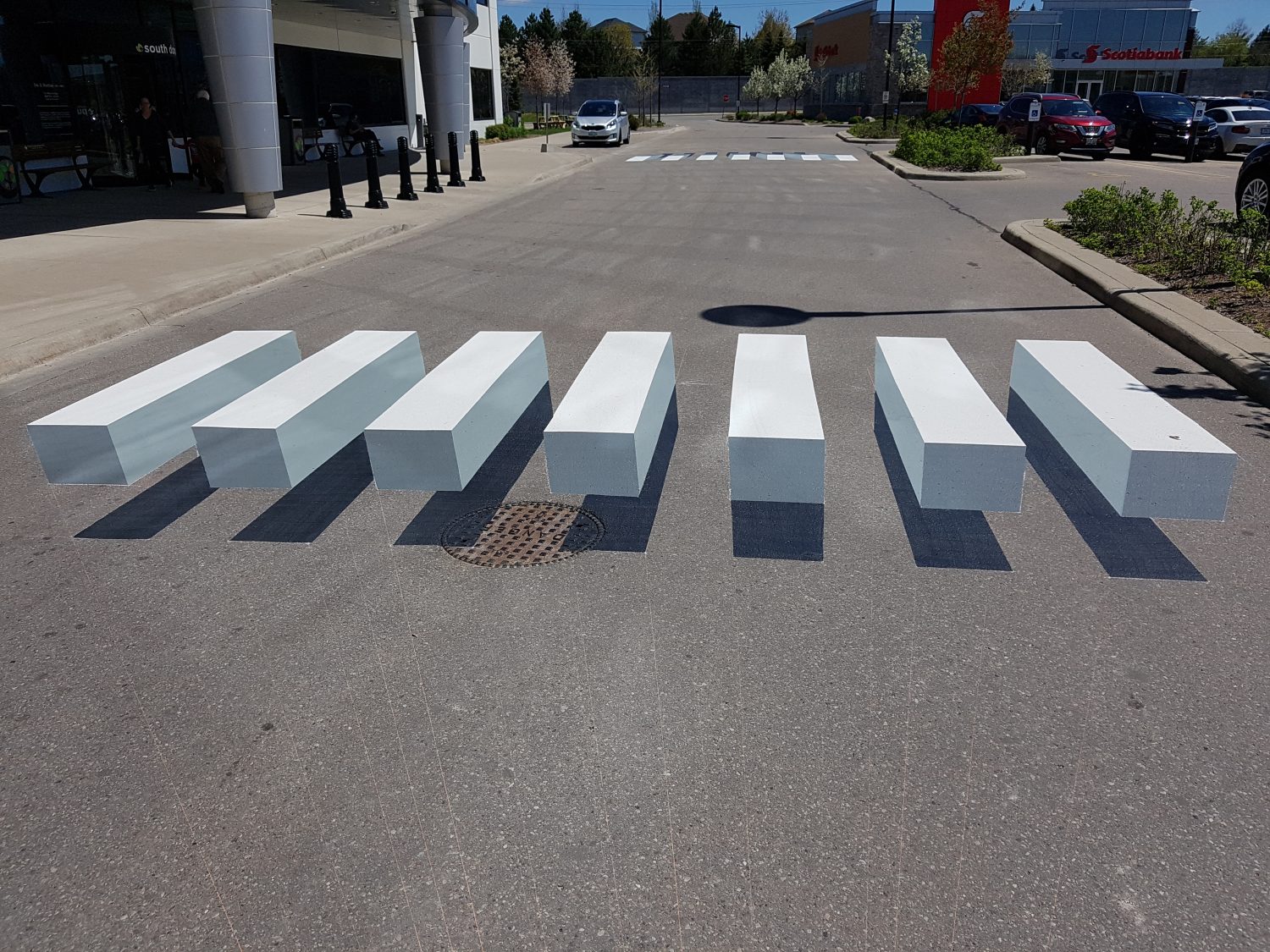 3D crosswalks unveiled at Medical Centre at The Boardwalk (2 photos)