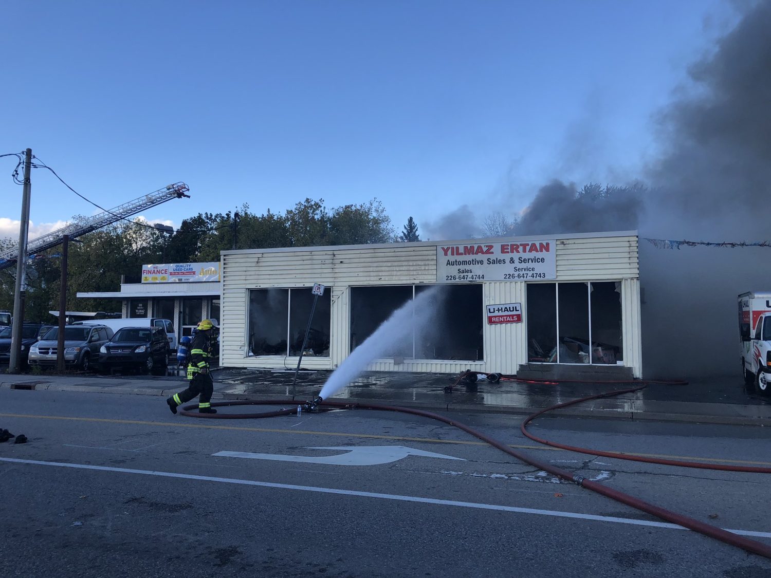 Crews respond to massive fire at Kitchener auto shop (update)