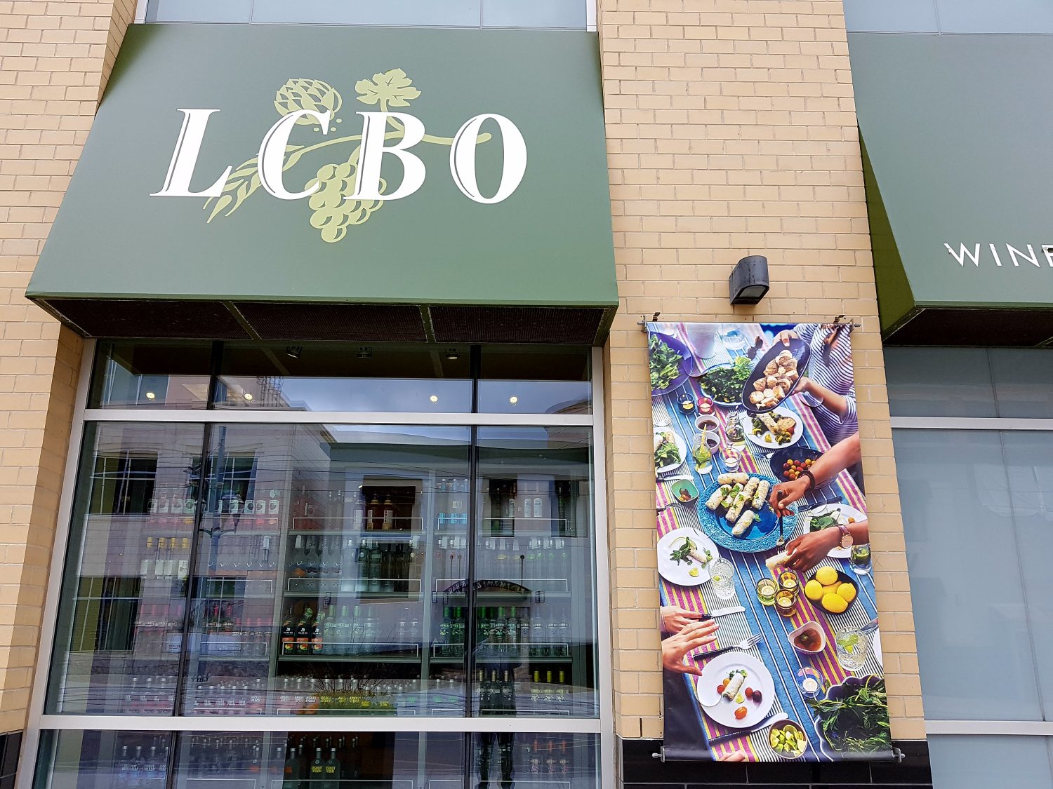 LCBO adding security guards at select locations to combat liquor thefts