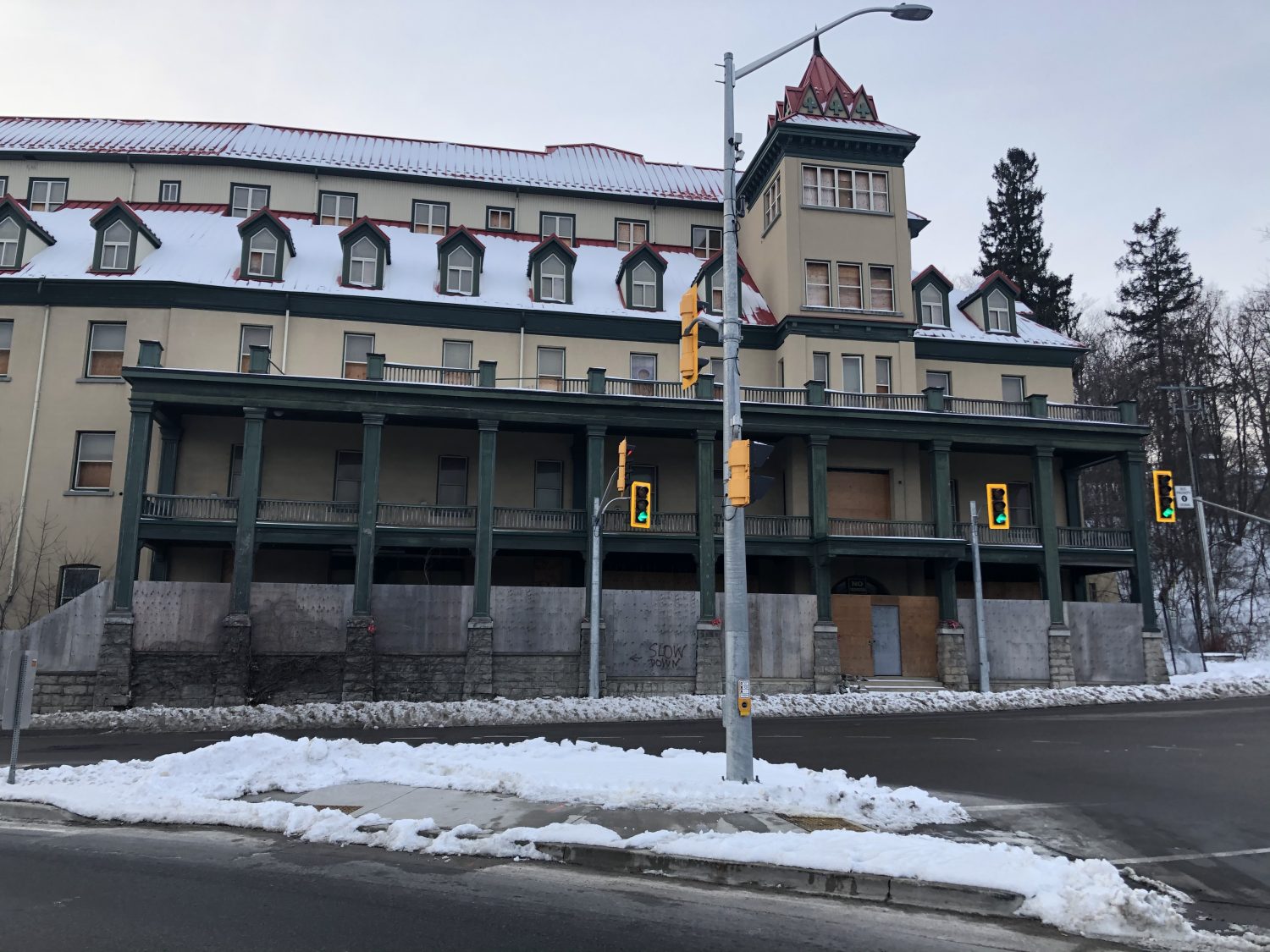 City official recommends demolition of Preston Springs Hotel