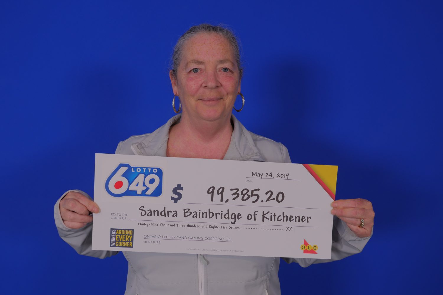Kitchener woman wins almost $100,000 on 6/49