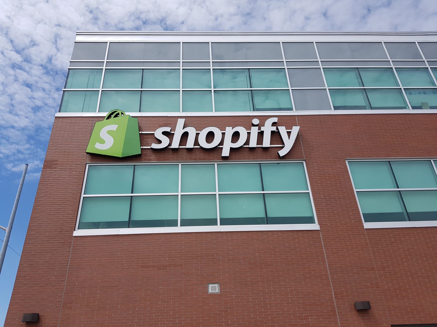 Shopify signs deal to buy logistics company Deliverr for $2.1 billion